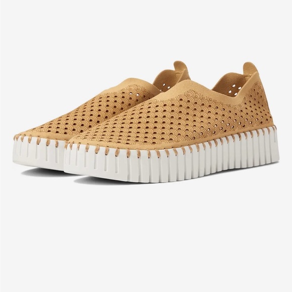 Isle Jacobsen | Shoes | New Isle Jacobsen Platform Tulip Flats Latte ...